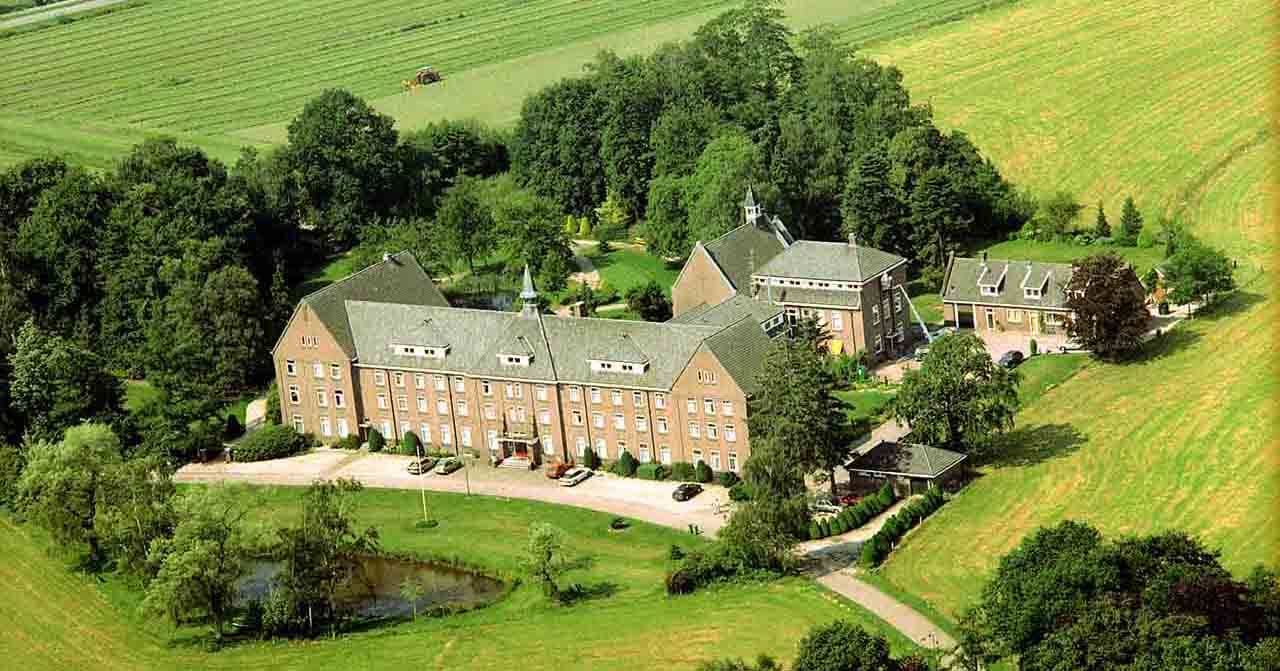 Vier het leven in De Zwanenhof! - ForYou Magazine
